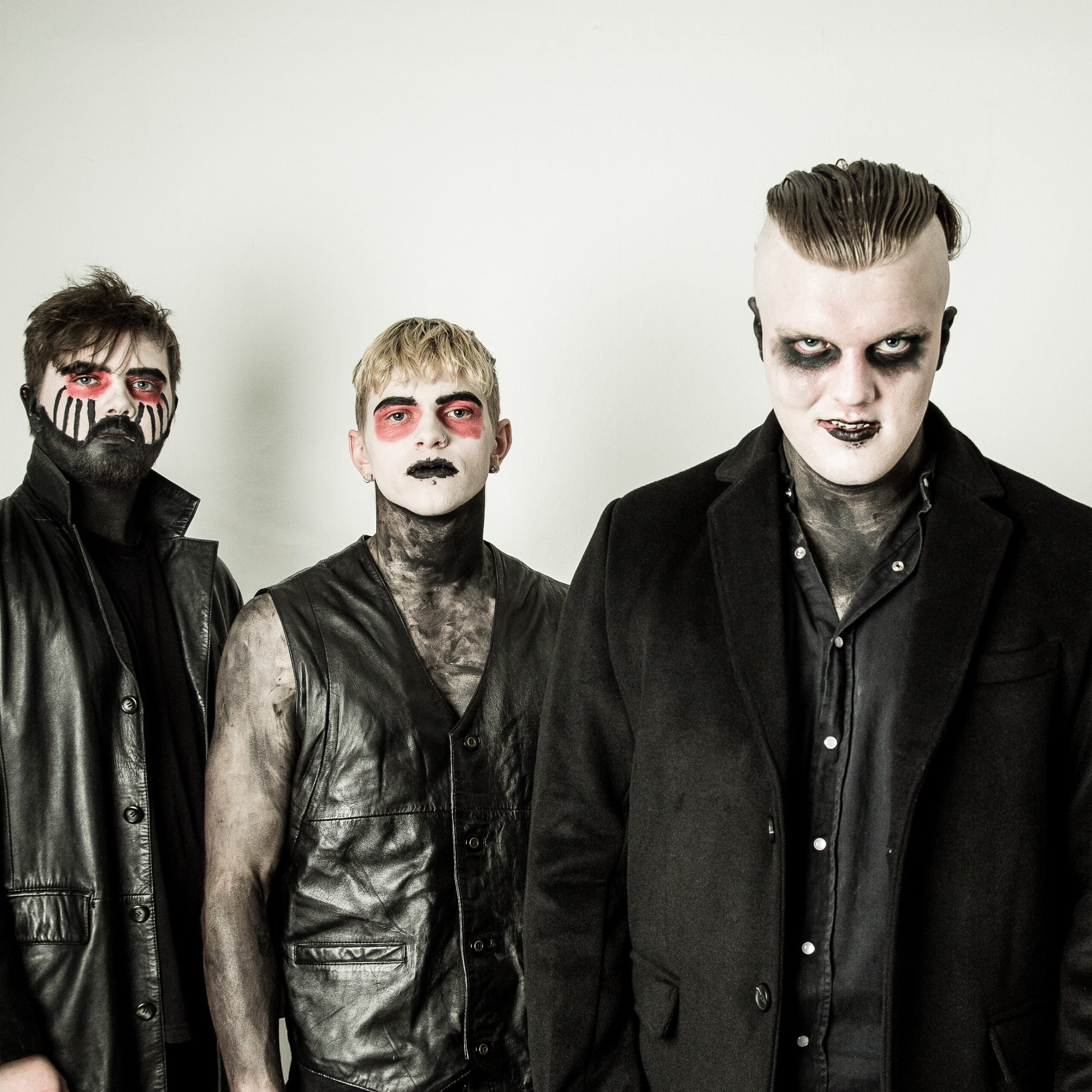 EB & THE DEADLIGHTS RISE FURTHER WITH THEIR BLISTERING NEW SINGLE ...