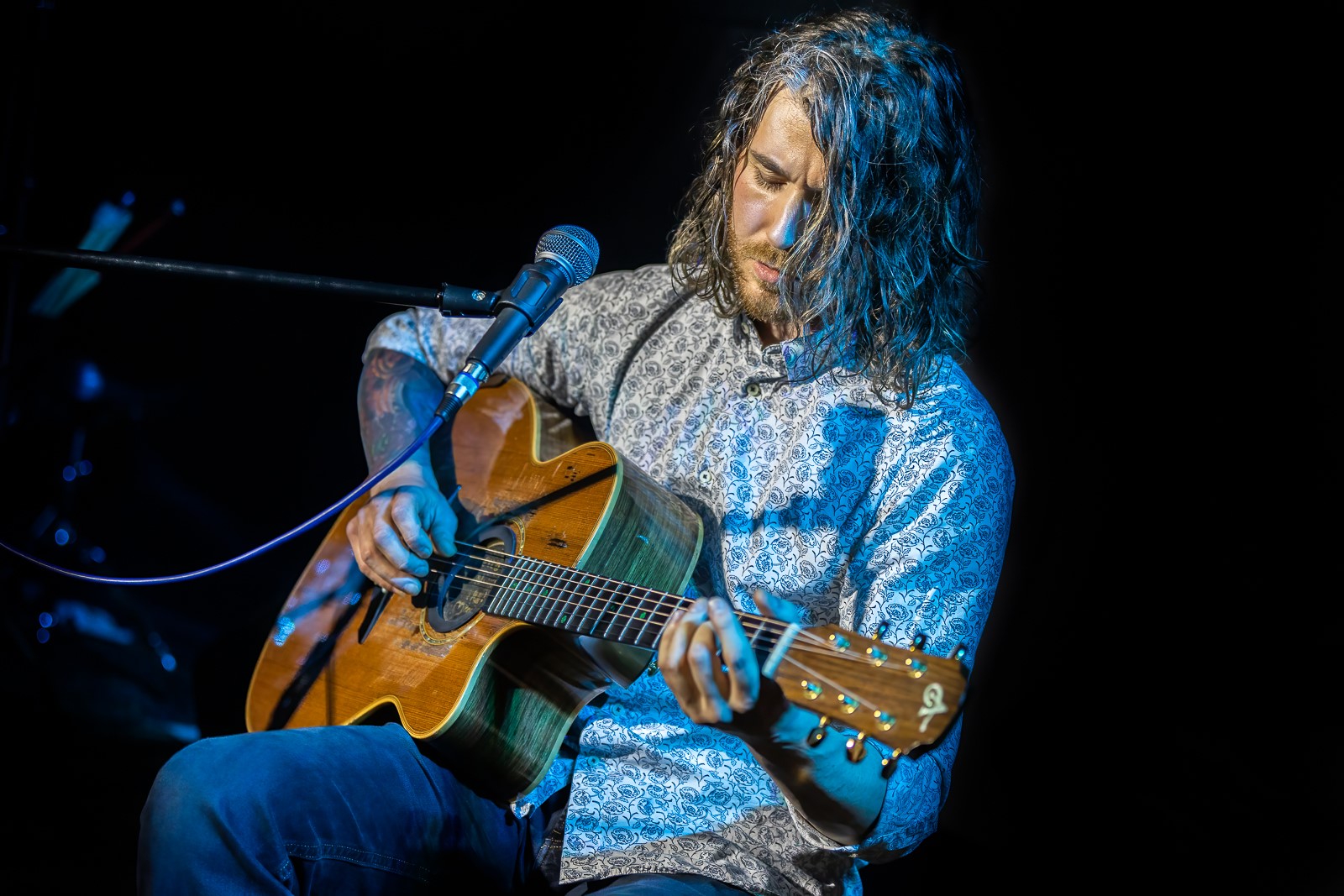 Dom Martin announces Spring 2023 Solo Acoustic UK Tour – PlanetMosh